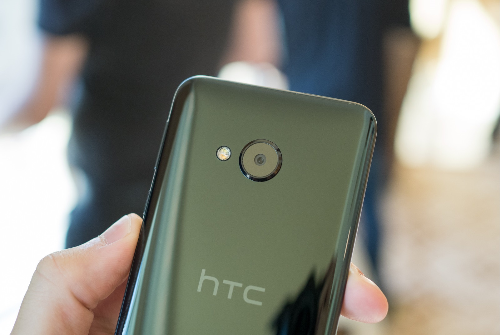 Novi HTC U flagship posjedovat će takozvanu 'Edge Sense' tehnologiju ...