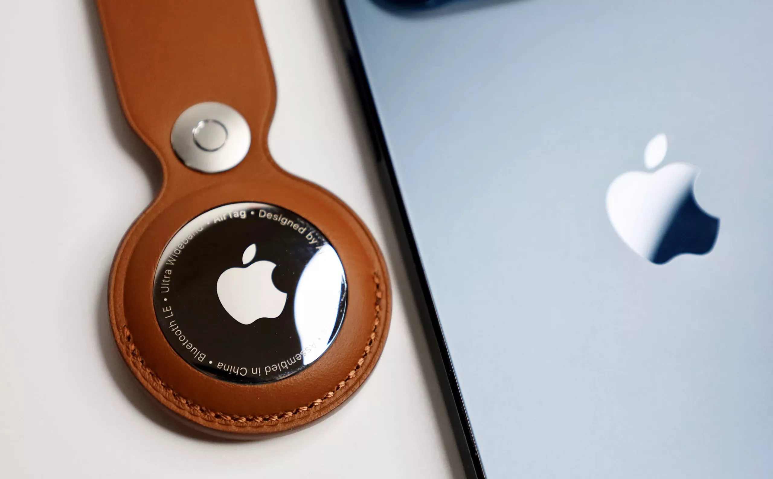 Apple navodno razvija svoj AI Pin? - Bajtbox
